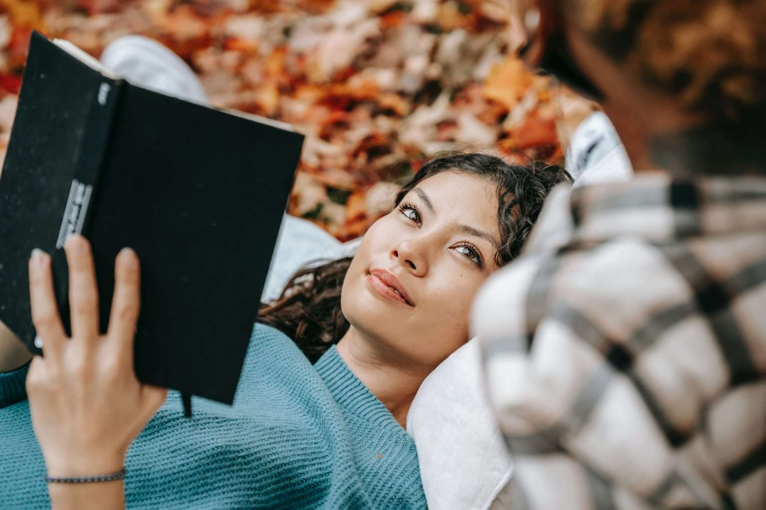 17 Pretty Girl Poems To Mesmerise The Woman In Your Life.